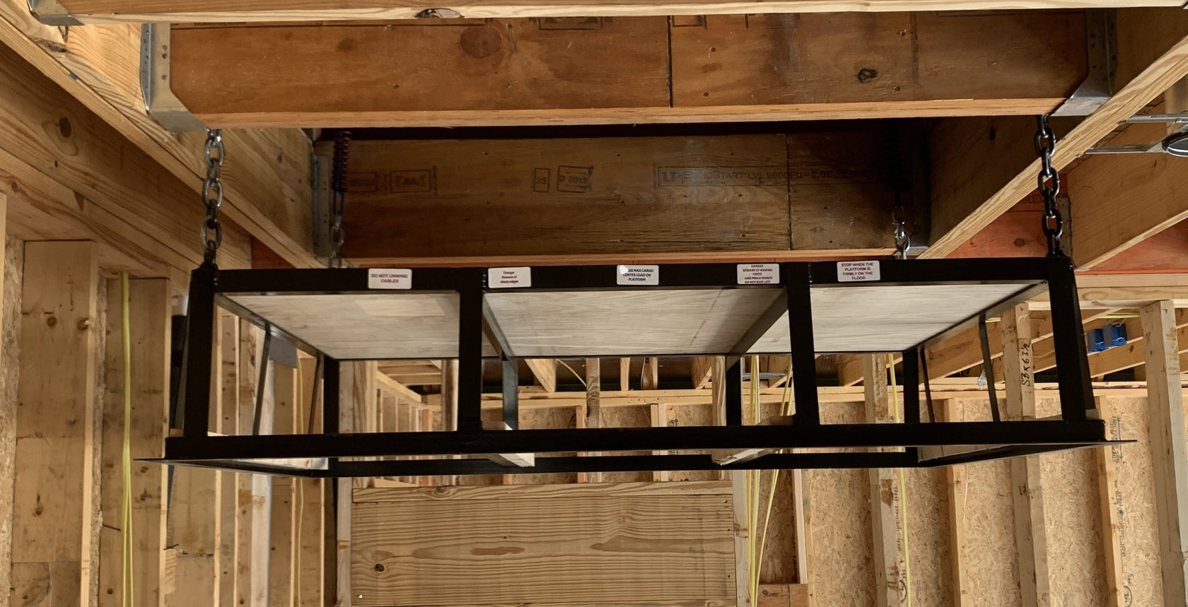 700 lb Post‑Style Unclaimed Lift – Heavy‑Duty Option